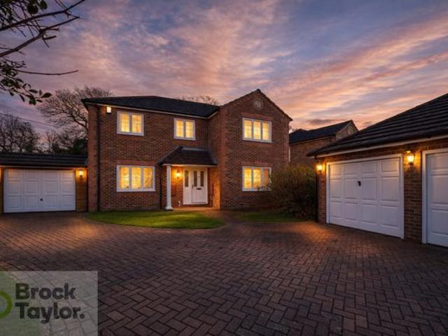 4 Bedroom House Burgess Hill West Sussex 98648895