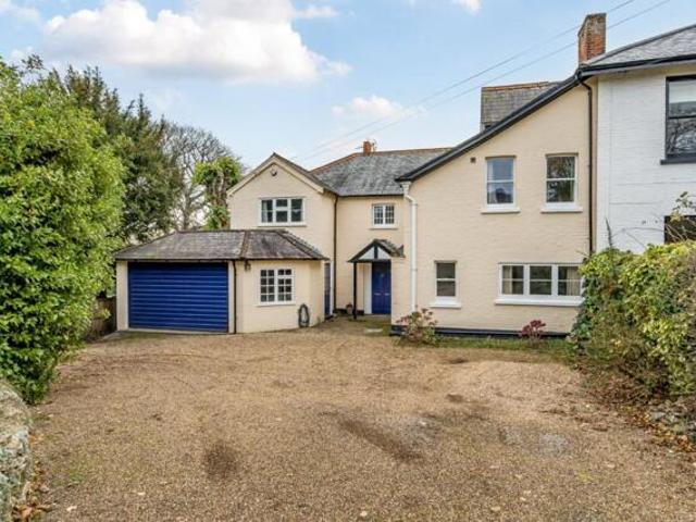 4 Bedroom House Burnham Slough 99054843