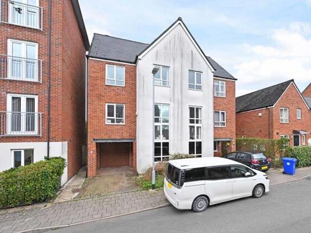 4 Bedroom House Burslem Staffordshire LS101675691