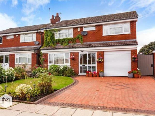 4 Bedroom House Bury Bury LS101231800