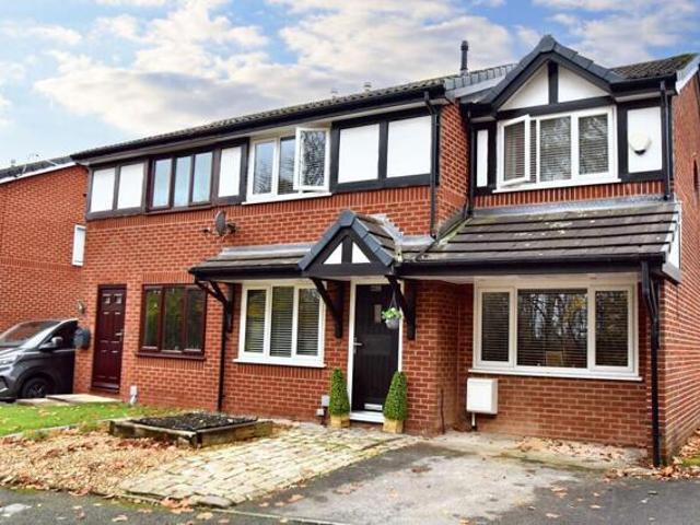 4 Bedroom House Bury Bury LS101675257