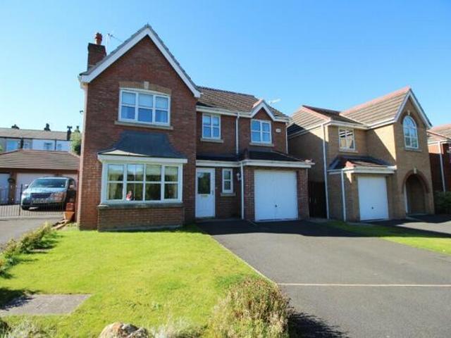 4 Bedroom House Bury Bury LS98687554