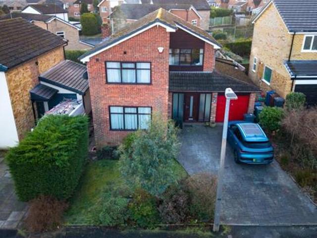 4 Bedroom House Bury Greater Manchester 98296960