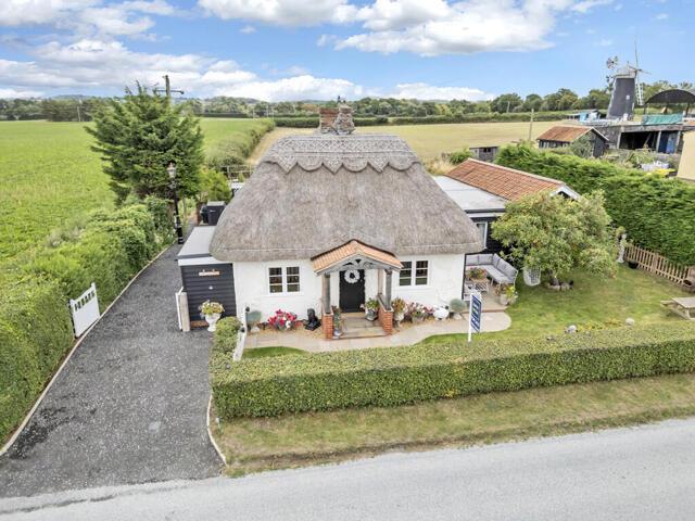 4 Bedroom House Bury St. Edmunds Suffolk 100342884