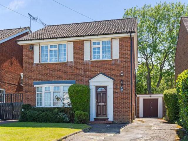 4 Bedroom House Bushey Hertfordshire LS99926111