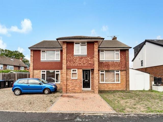 4 Bedroom House Byfleet Surrey 100685069