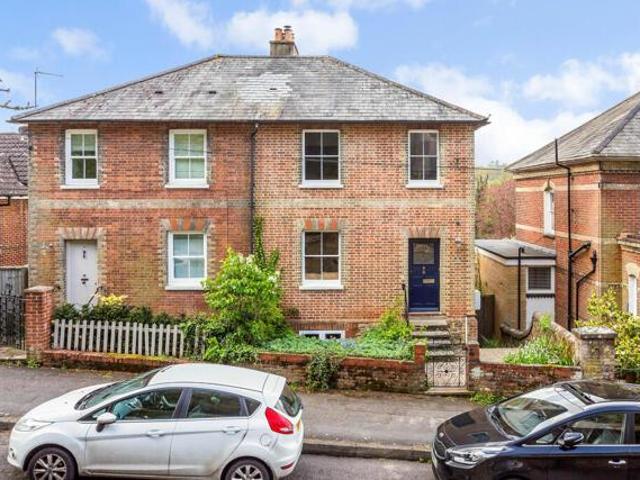 4 Bedroom House Godalming Surrey LS99237087