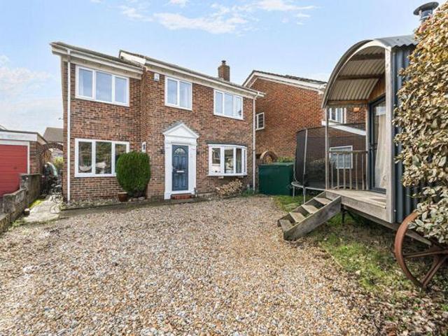 4 Bedroom House Gosport Hampshire 101678319