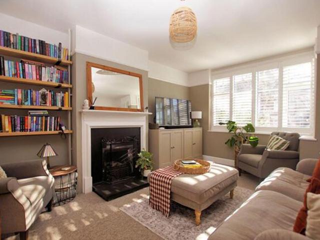 4 Bedroom House Gosport Hampshire LS101168506