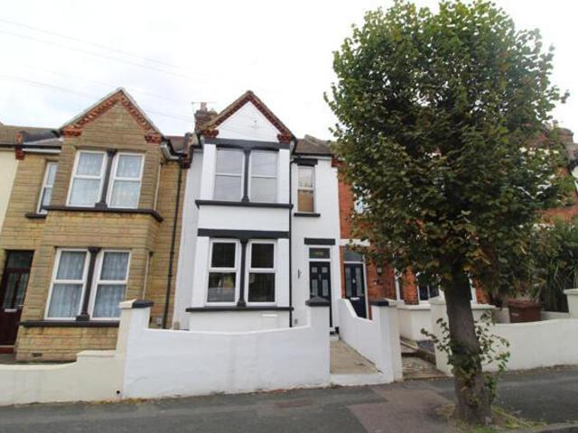 4 Bedroom House Gillingham Medway 98765687