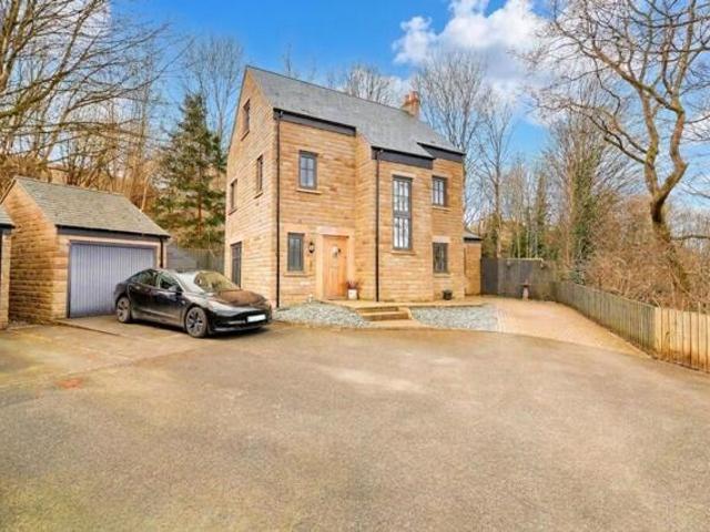 4 Bedroom House Glossop Derbyshire 101743181