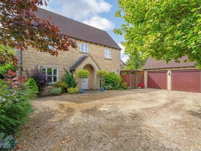 4 Bedroom House Gloucestershire Gloucestershire 98864376