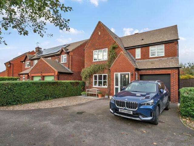 4 Bedroom House Gloucestershire Gloucestershire 98864443