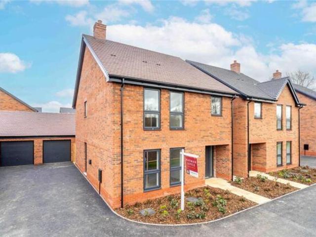 4 Bedroom House Gloucestershire Gloucestershire 102023837