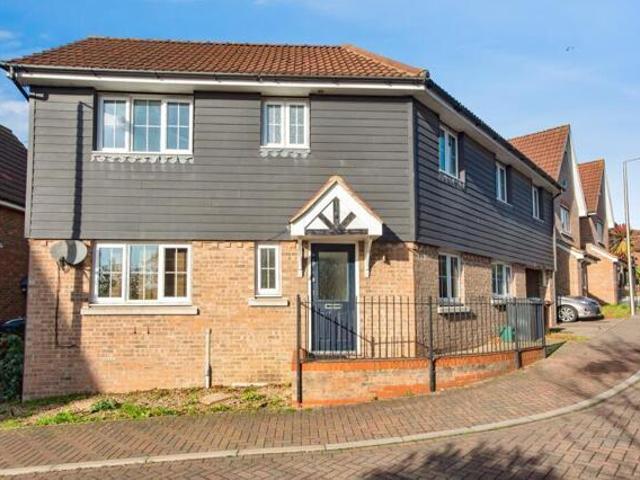 4 Bedroom House Grays Essex 99029589