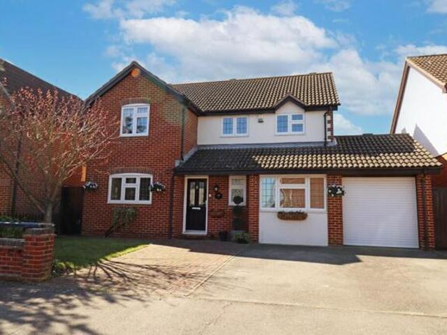 4 Bedroom House Grays Essex LS89475352