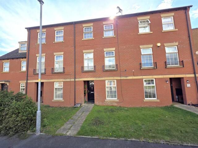 4 Bedroom House Great Oakley Great Oakley LS100158593