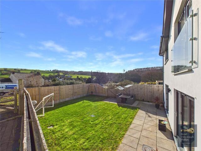 4 Bedroom House Great Torrington Devon 101278235