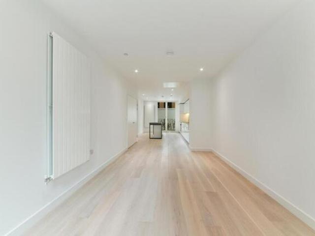 4 Bedroom House Greenwich Greater London LS98864690