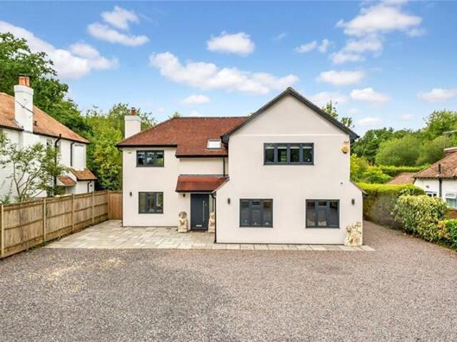 4 Bedroom House Guildford Surrey 101743238