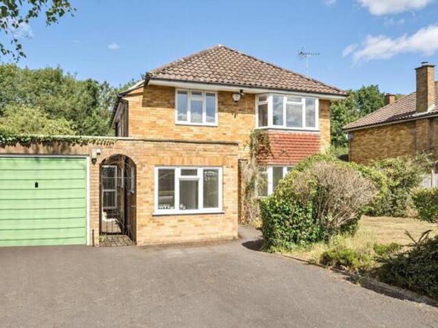 4 Bedroom House Guildford Surrey LS99523506