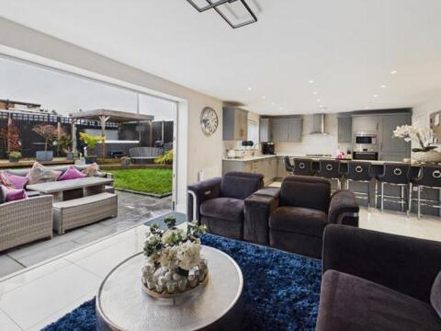 4 Bedroom House Doncaster Doncaster LS99277787