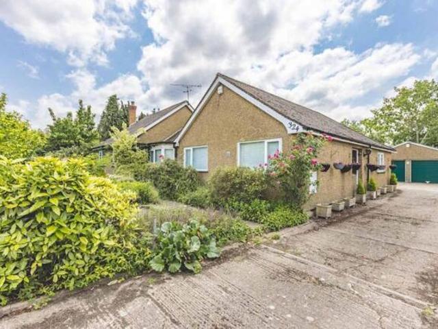 4 Bedroom House Datchet Slough 99344739