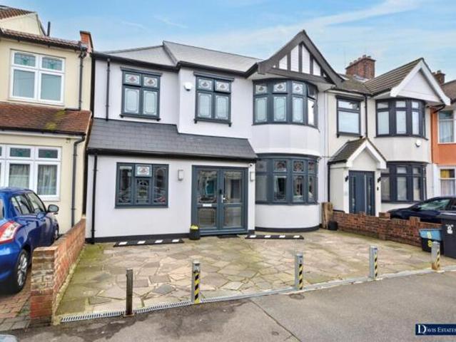 4 Bedroom House Dagenham Greater London 101316212