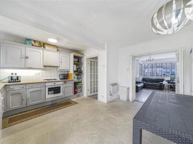 4 Bedroom House Dartford Kent 100917817