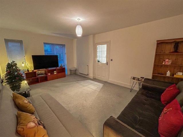 4 Bedroom House Detached