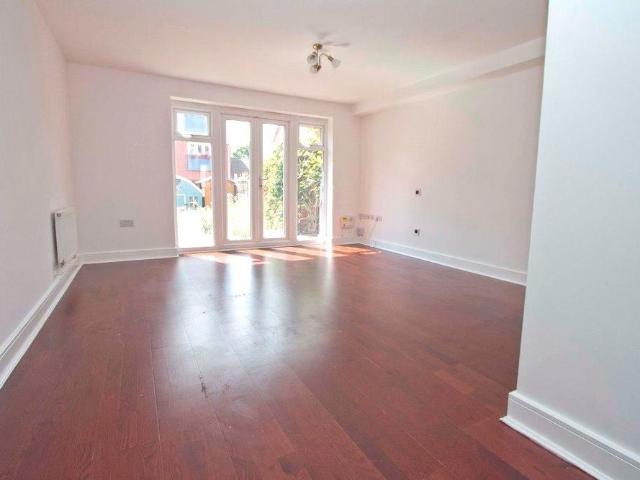 4 bedroom house detached