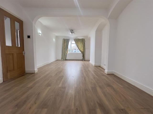 4 bedroom house detached