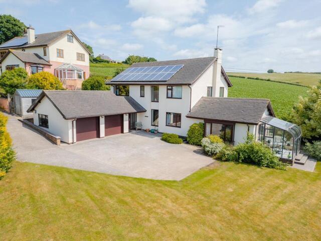 4 Bedroom House Devon Devon LS100648775