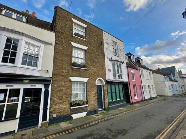 4 Bedroom House Deal Kent 100058323