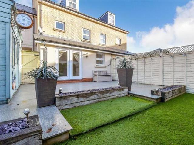 4 Bedroom House Deal Kent 98834347
