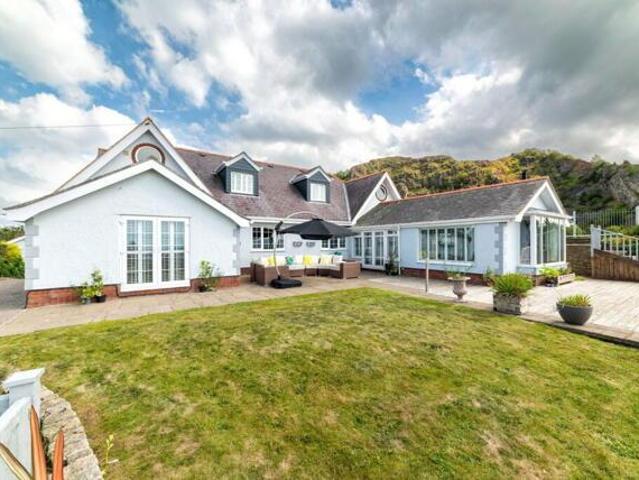 4 Bedroom House Denbighshire Denbighshire LS101996329
