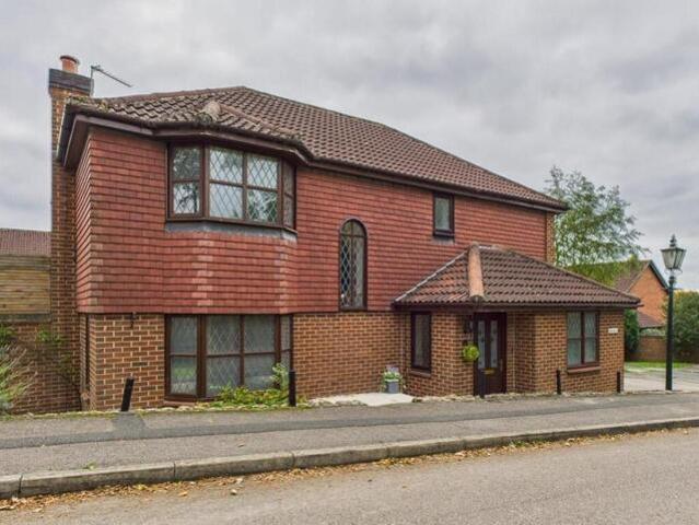 4 Bedroom House Derby Derbyshire 98649139
