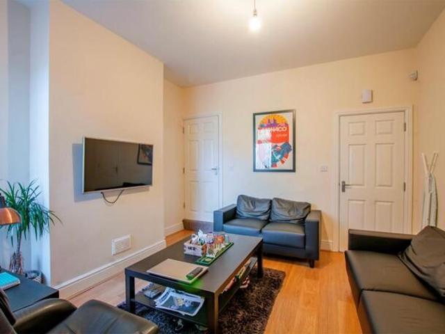 4 Bedroom House Derby Derbyshire LS100782929