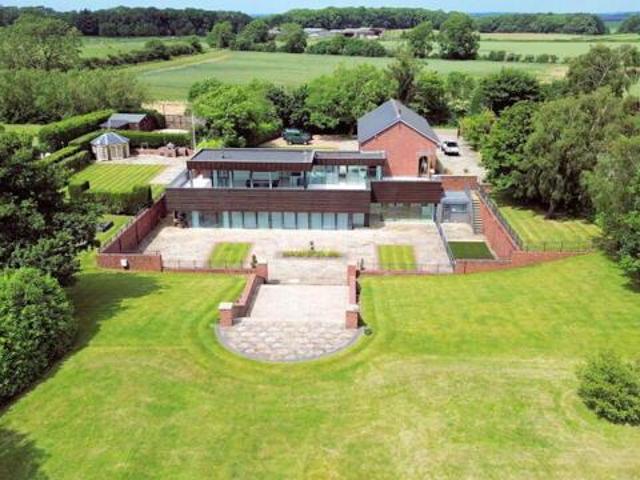 4 Bedroom House Derbyshire Derbyshire LS98386856