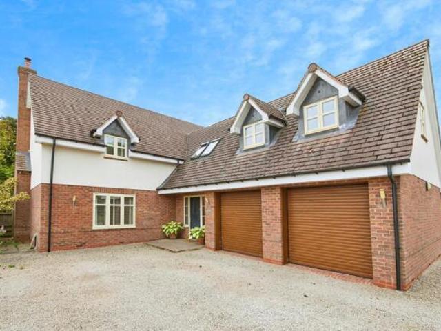 4 Bedroom House Derbyshire Derbyshire LS99290487