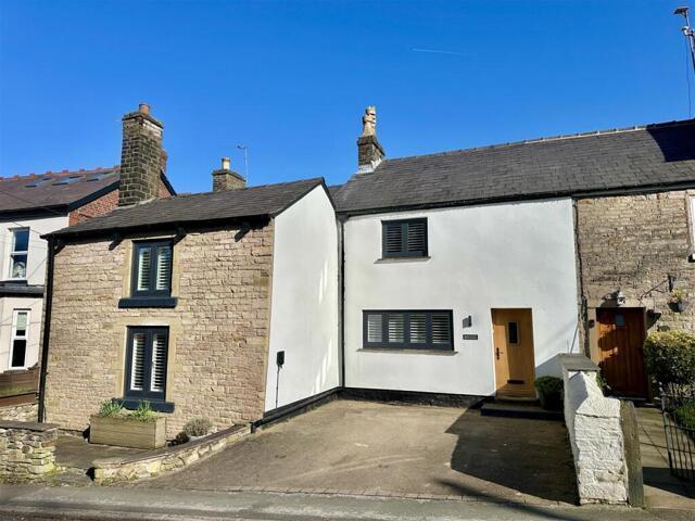 4 Bedroom House Disley Cheshire 101678588