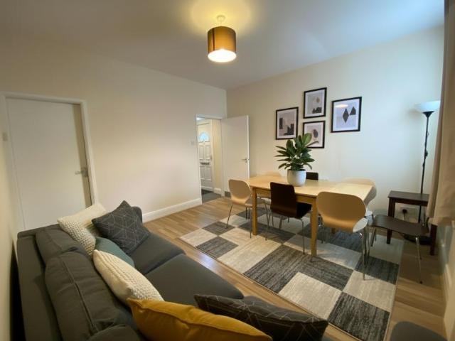 4 Bedroom House Dunkirk East Midlands LS102915048
