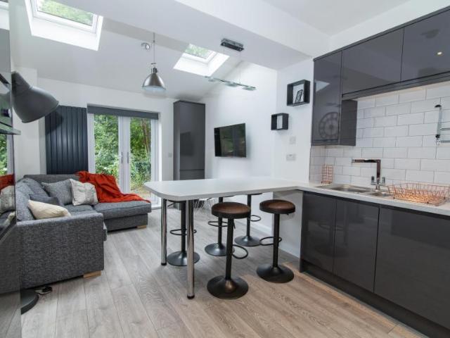4 Bedroom House Dunkirk East Midlands 101402757