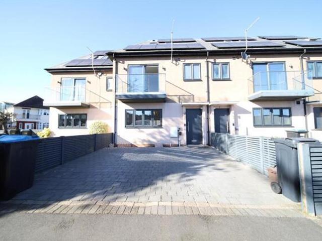 4 Bedroom House Enfield Greater London 100881403
