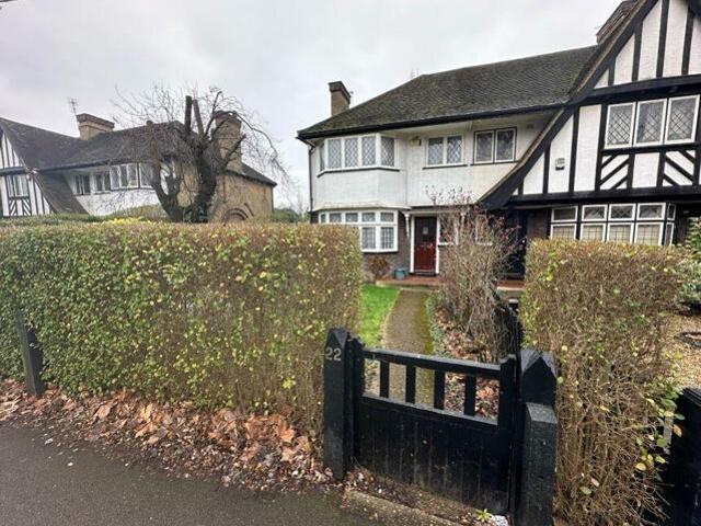 4 Bedroom House Ealing Great London LS88985190