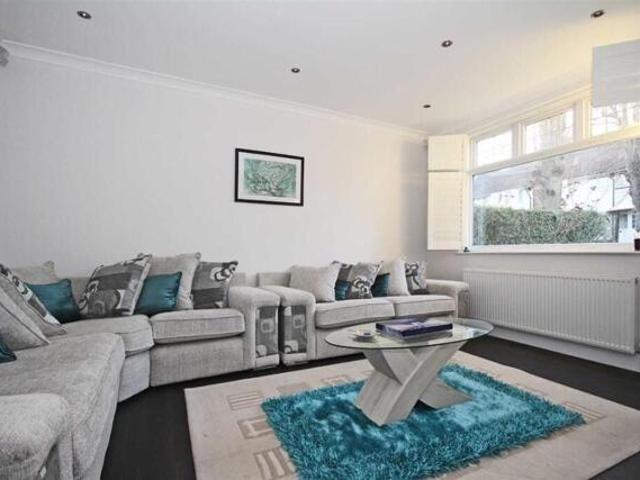 4 Bedroom House Ealing Great London LS90275703