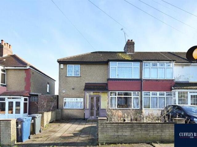 4 Bedroom House Ealing Greater London LS99130429