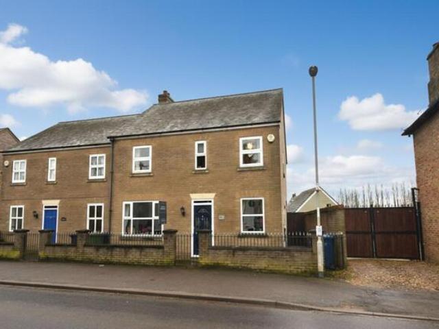 4 Bedroom House Earith Cambridgeshire LS100456580