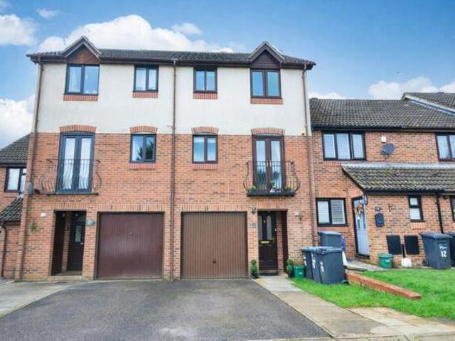 4 Bedroom House East Grinstead West Sussex 100855137