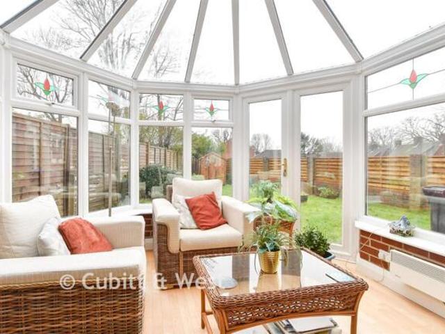 4 Bedroom House East Grinstead West Sussex 101231646